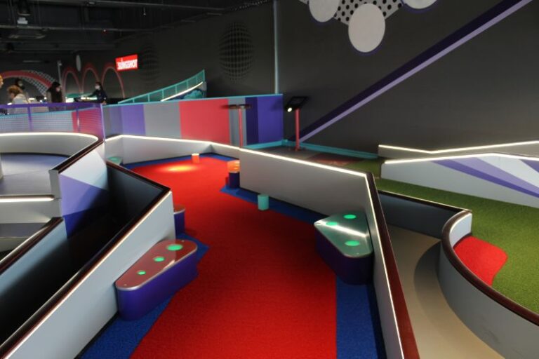 Hollywood Bowl and Puttstars Mini Golf in York - Review ⋆ Best Things ...