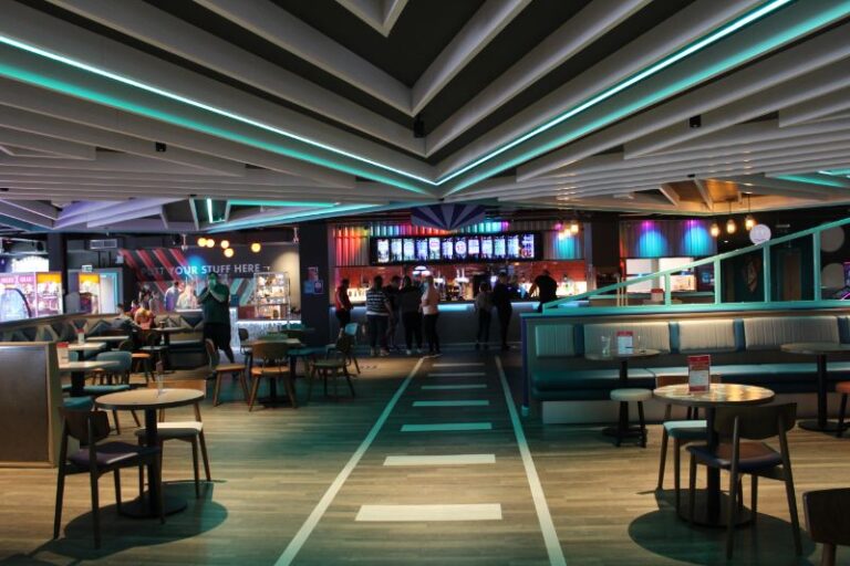 Hollywood Bowl and Puttstars Mini Golf in York - Review ⋆ Best Things ...